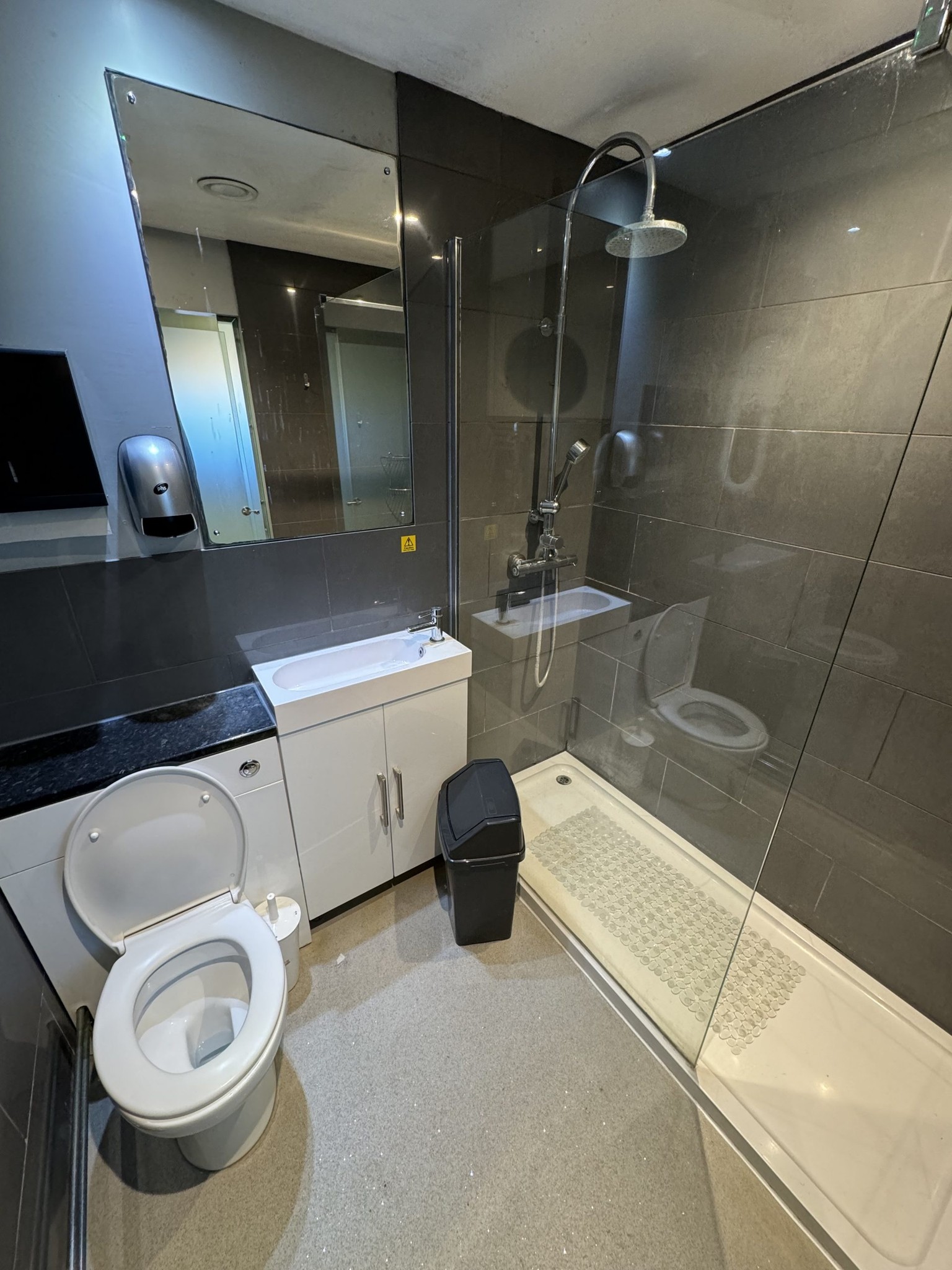 Staying at Clippesby Hall, Norfolk – campsite review | Chris & Suze Go ...